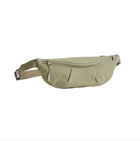 Athleta | Bags | Athleta Kinetic Waist Bag Fanny Pack Belt Bag Shadow ...